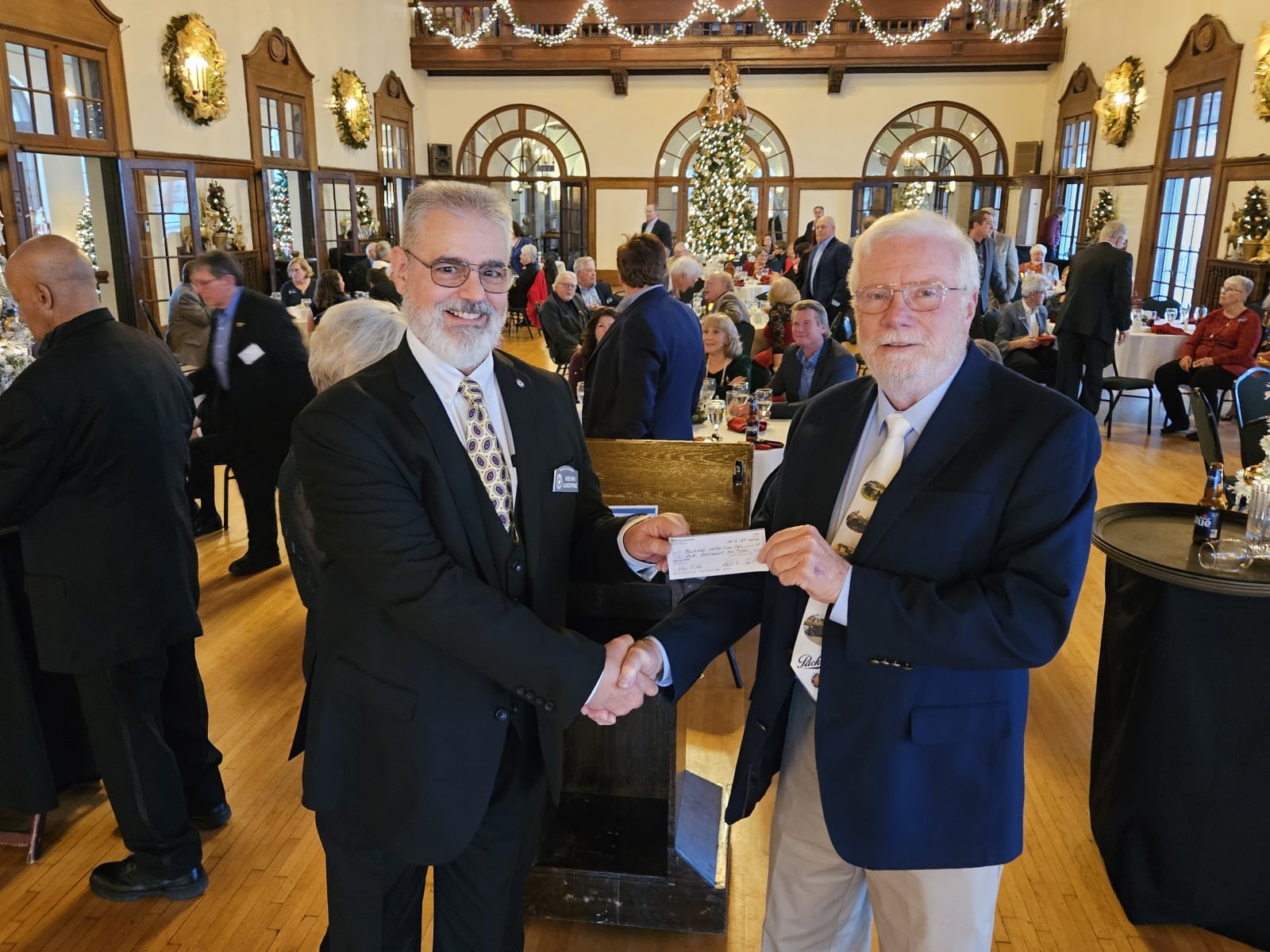 Kevin-Luedtke-presenting-1000-to-Bruce-Blevins-for-PPG – Motor City ...